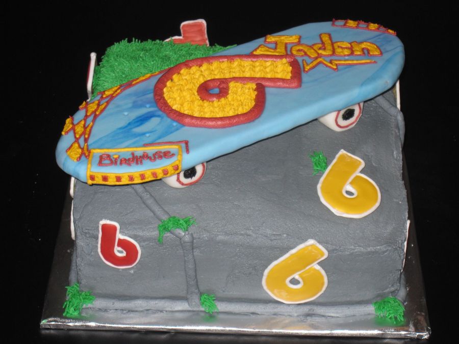 Skateboard Cake - CakeCentral.com