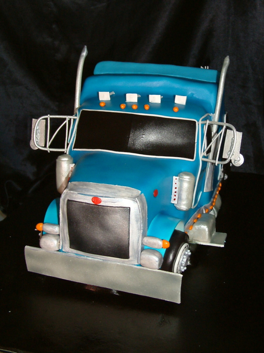 Peterbilt Semi Truck - CakeCentral.com