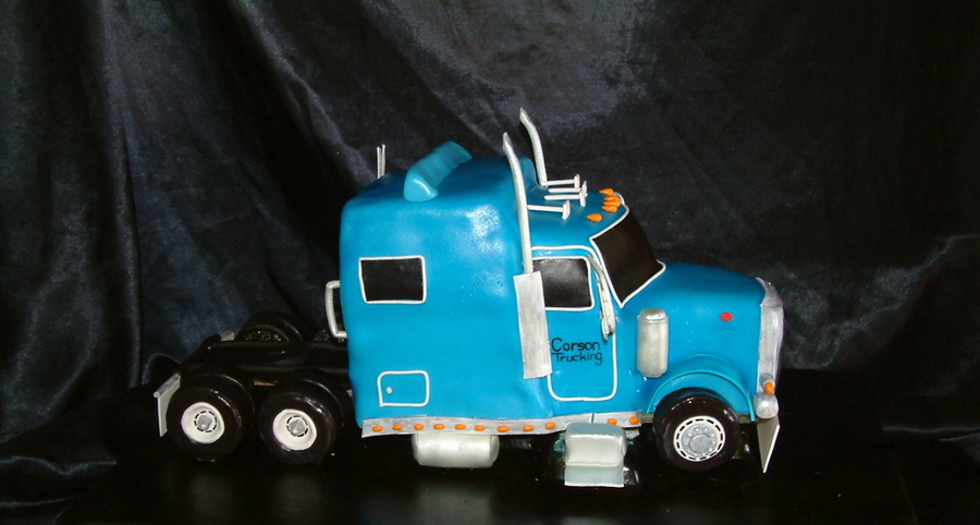 Peterbilt Semi Truck - CakeCentral.com