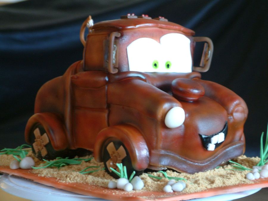 Mater Tow Truck Front View - CakeCentral.com