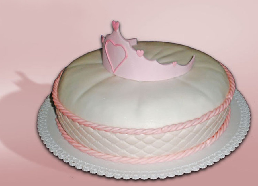 Princess Tiara On A Pillow Round - CakeCentral.com