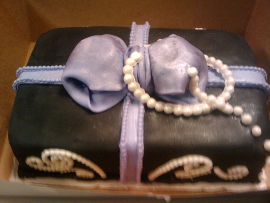 Aaliyah's Birthday Cake - CakeCentral.com