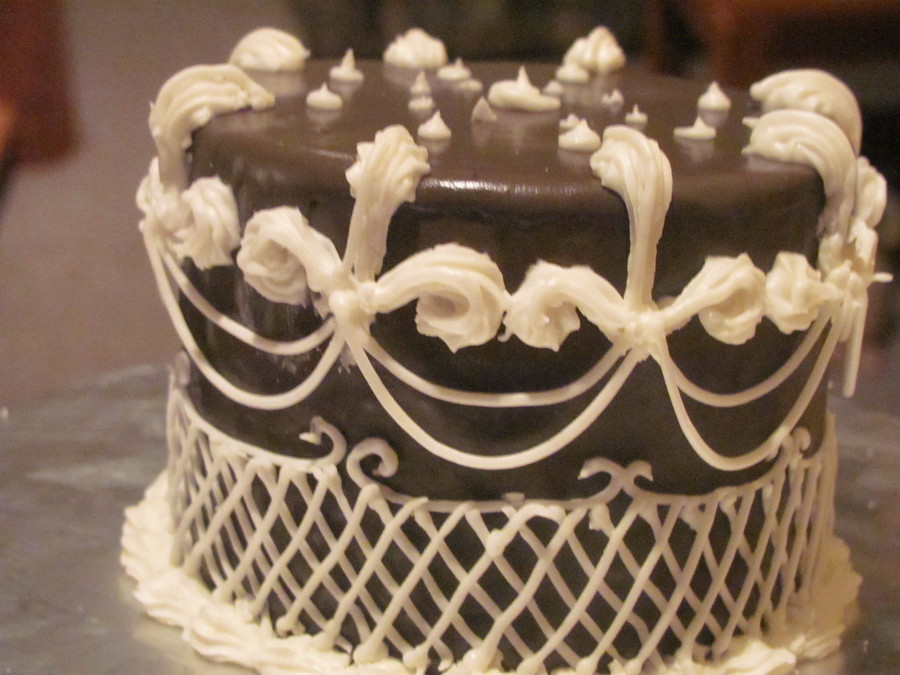 Mini Overpiping Cake - CakeCentral.com