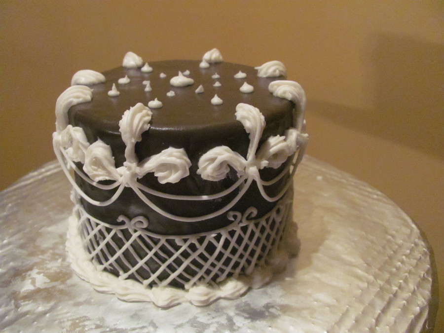 Mini Overpiping Cake - CakeCentral.com
