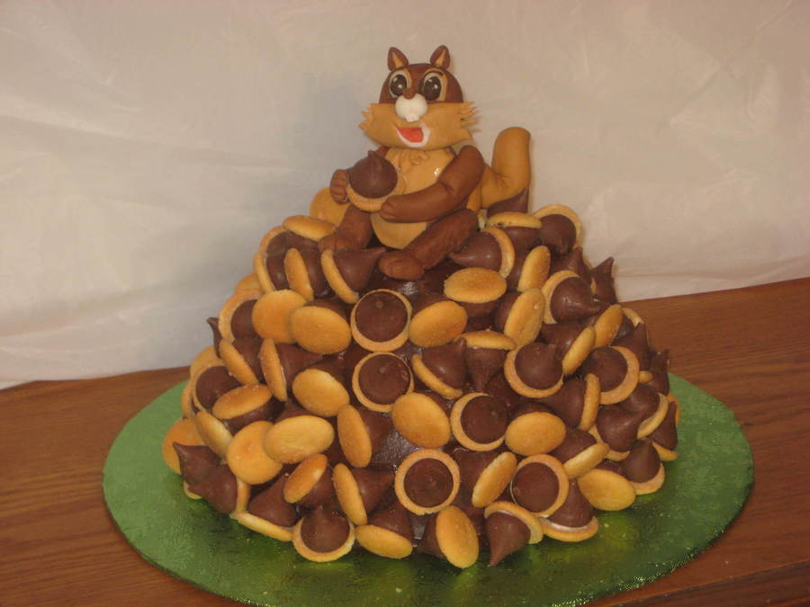 Chipmunk On A Pile Of Acorn! - CakeCentral.com