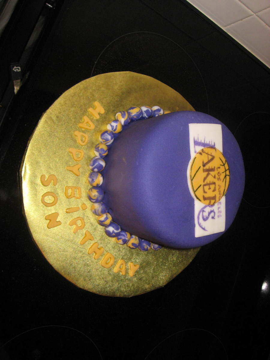 Lakers Cake - CakeCentral.com