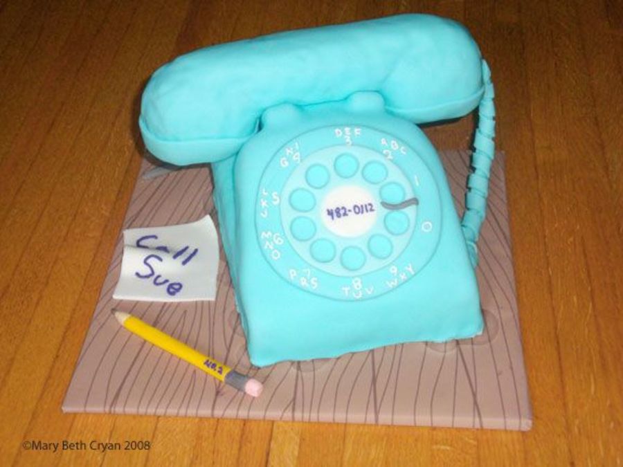Retro Phone Cake - CakeCentral.com