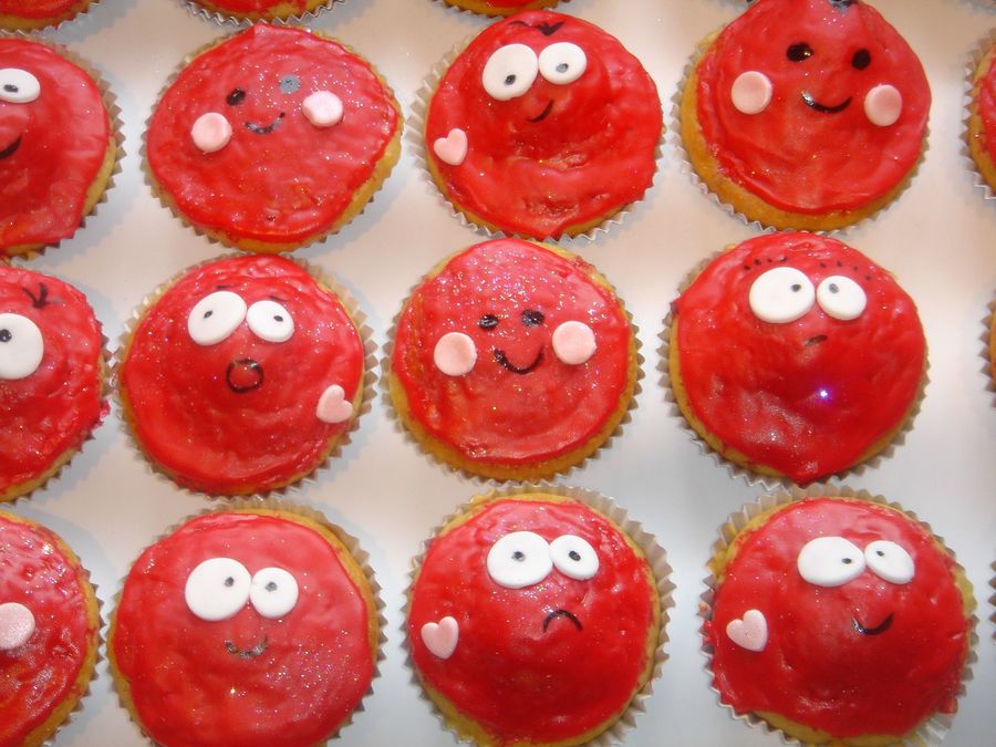 Cupcakes For Comic Relief - CakeCentral.com