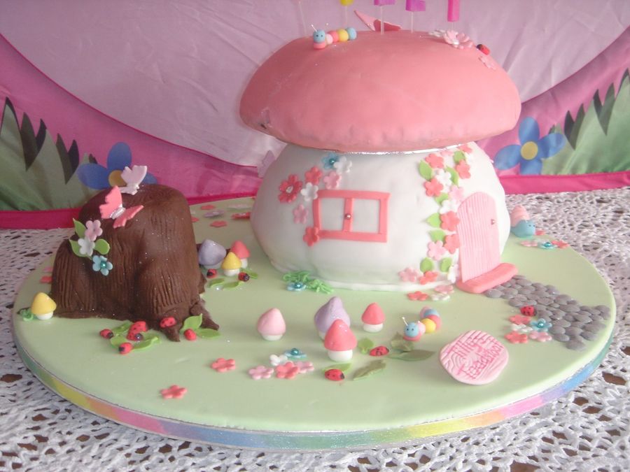 Tilly's Toadstool - CakeCentral.com