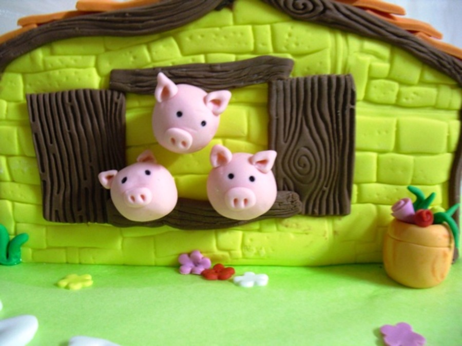 Three Little Pigs Cake - CakeCentral.com
