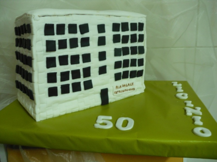 Hotel Cake - CakeCentral.com