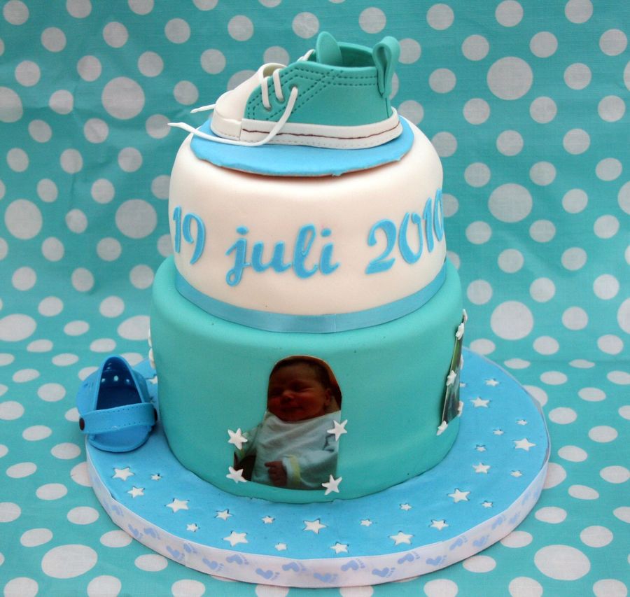 Giraf, Converse And Crocs - CakeCentral.com