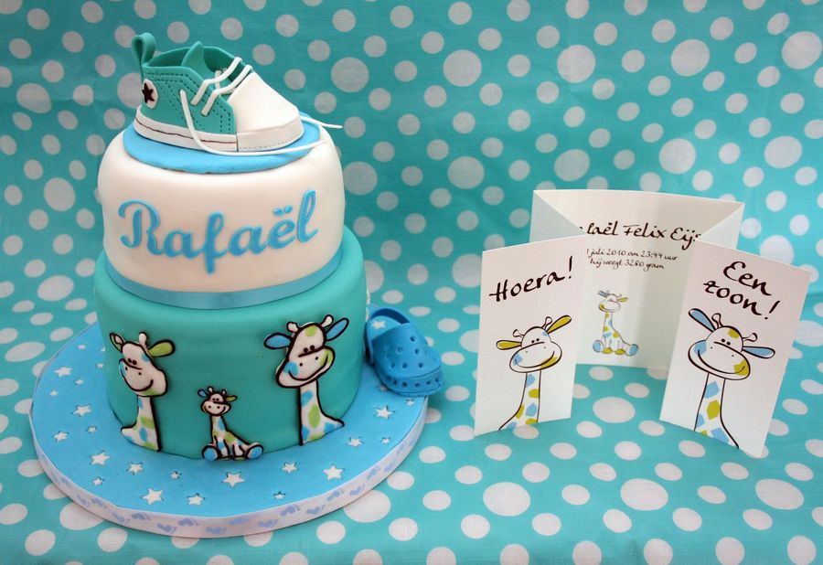 Giraf, Converse And Crocs - CakeCentral.com