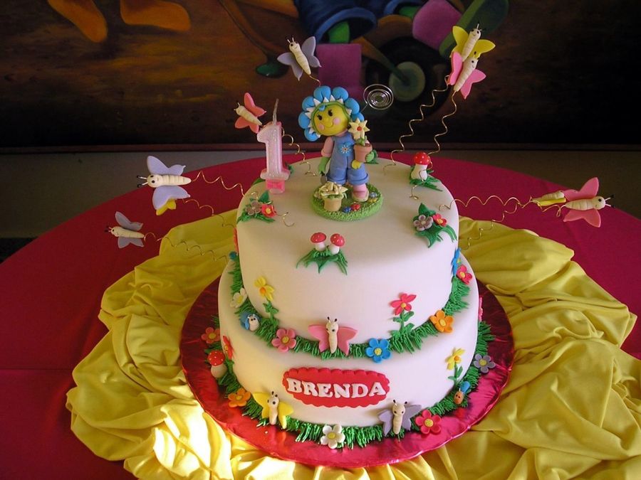 Brenda_002_A.jpg - CakeCentral.com