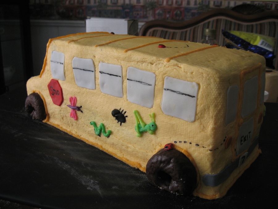Magic School Bus - CakeCentral.com