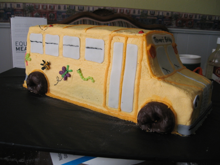 Magic School Bus - CakeCentral.com