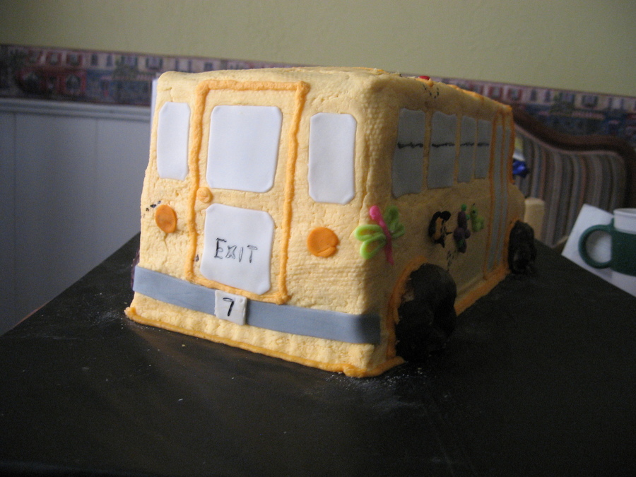 Magic School Bus - CakeCentral.com