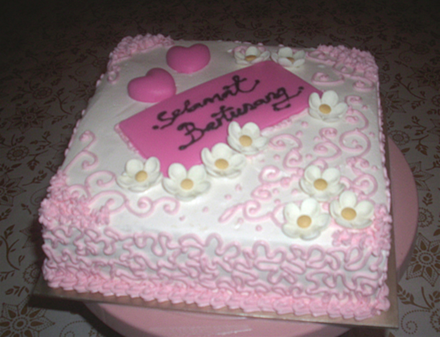 Engagement Cake For Intan - CakeCentral.com