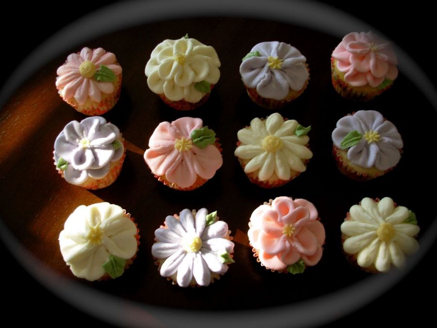 Flowers - CakeCentral.com