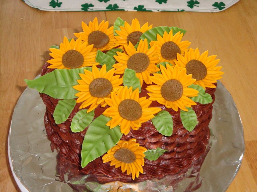 Sunflower Cake - CakeCentral.com