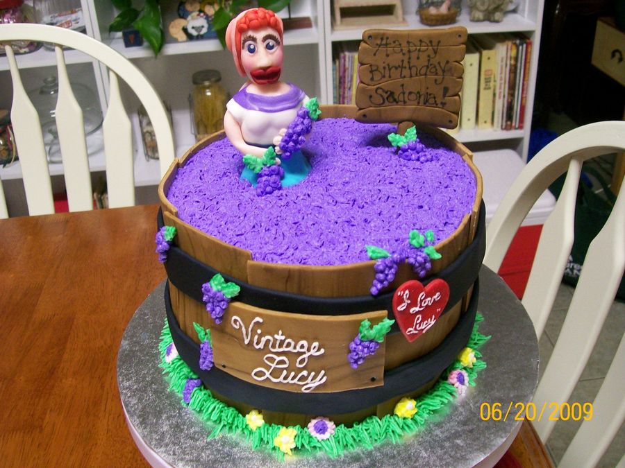 Vintage Lucy - CakeCentral.com