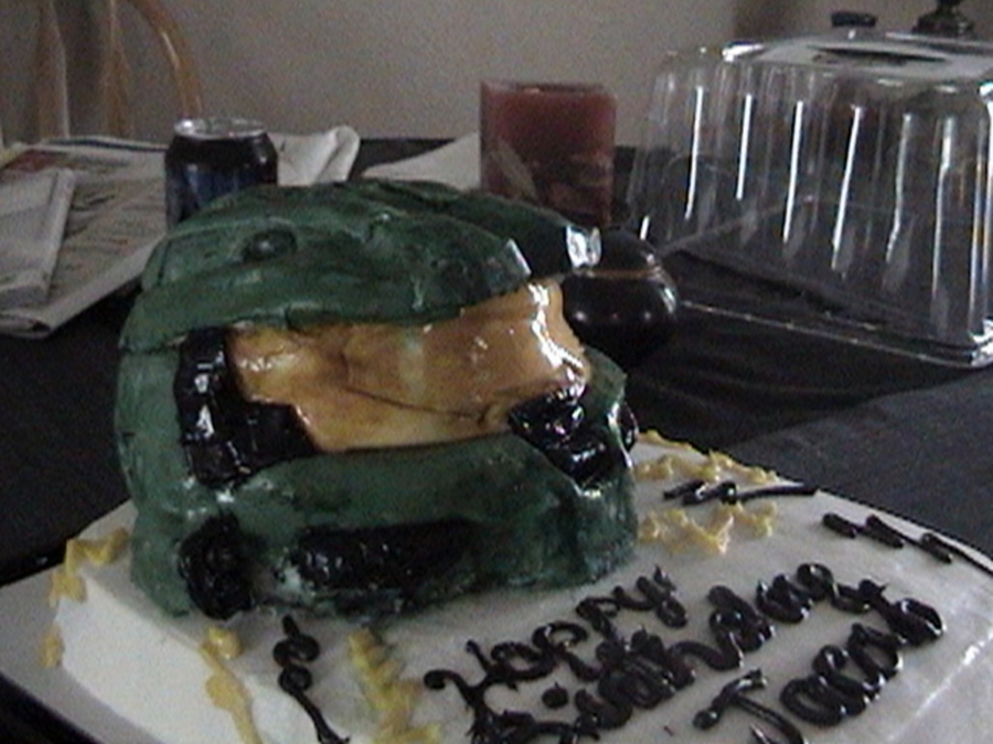 Halo 3 Master Chief Helmet - CakeCentral.com
