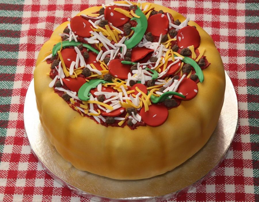 Deep Dish Pizza - CakeCentral.com