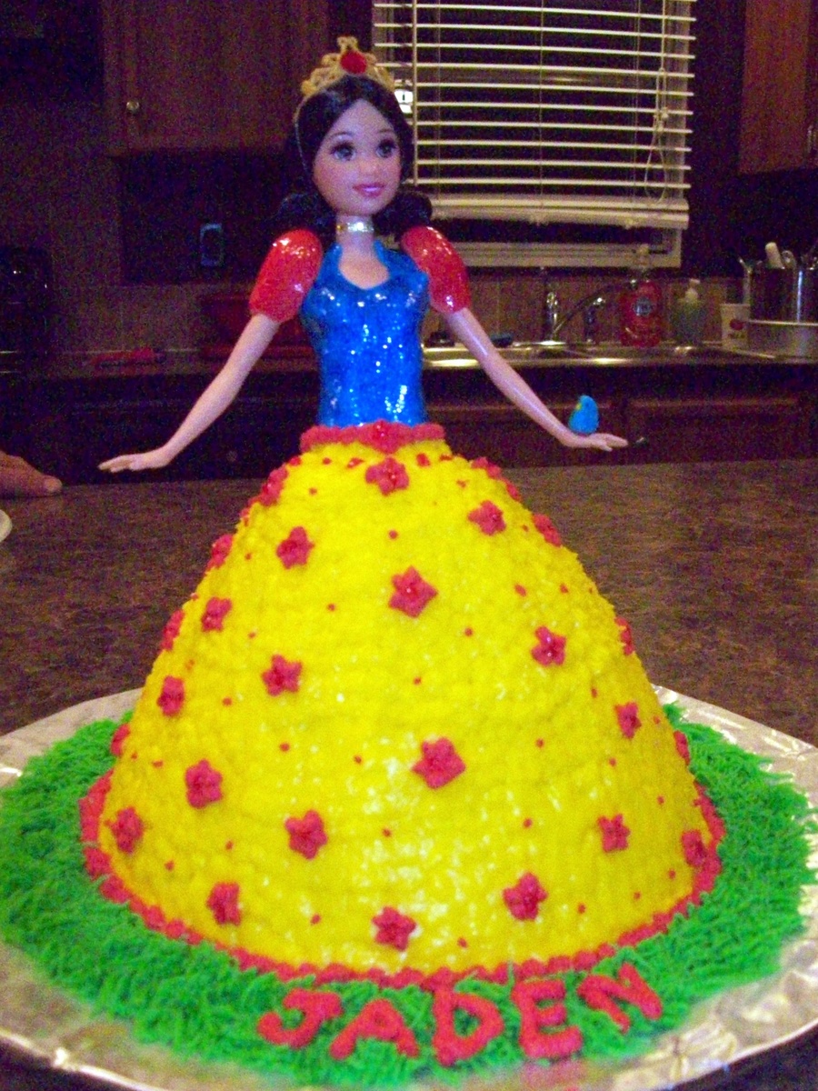 Snow White - CakeCentral.com