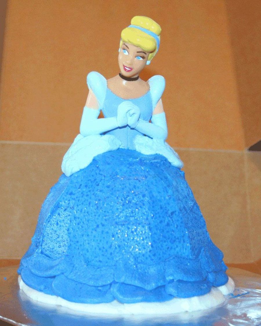 Cinderella Mini Cake - CakeCentral.com