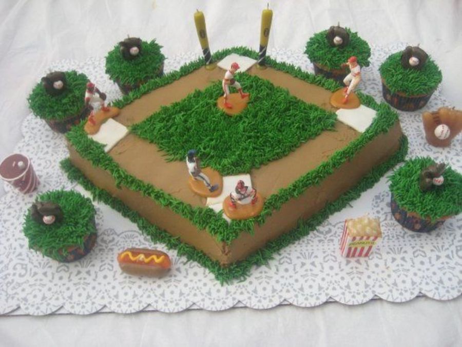 Baseball Field Cake - CakeCentral.com