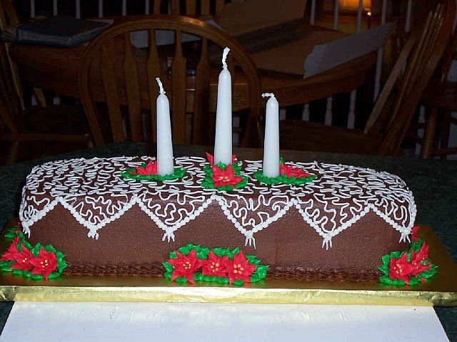 Christmas_Centerpiece.jpg - CakeCentral.com
