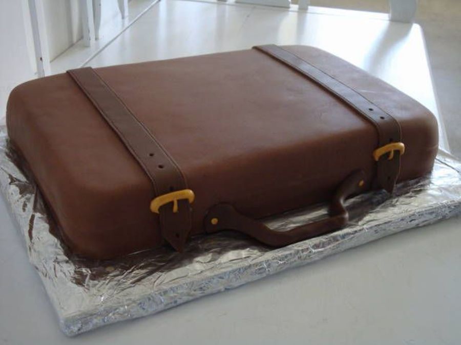 Suitcase - CakeCentral.com