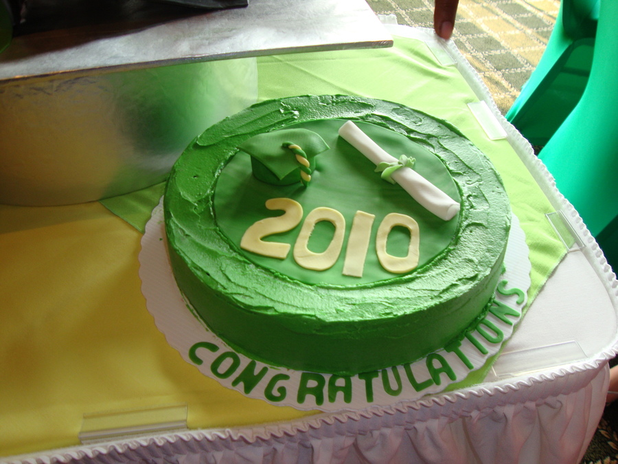 Yearbook Graduation Cake - CakeCentral.com