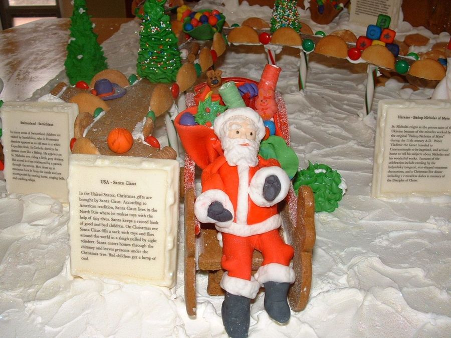 Fondant Santa - CakeCentral.com