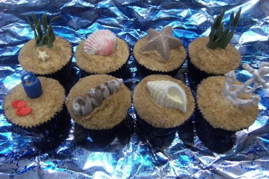 Beach-Themed Cupcakes - CakeCentral.com