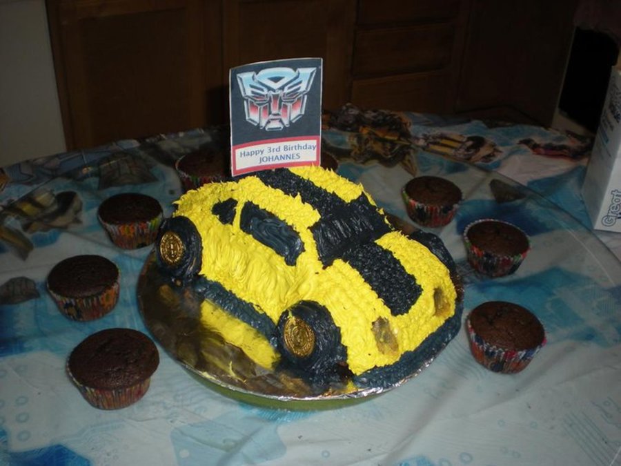 Bumble Bee - CakeCentral.com