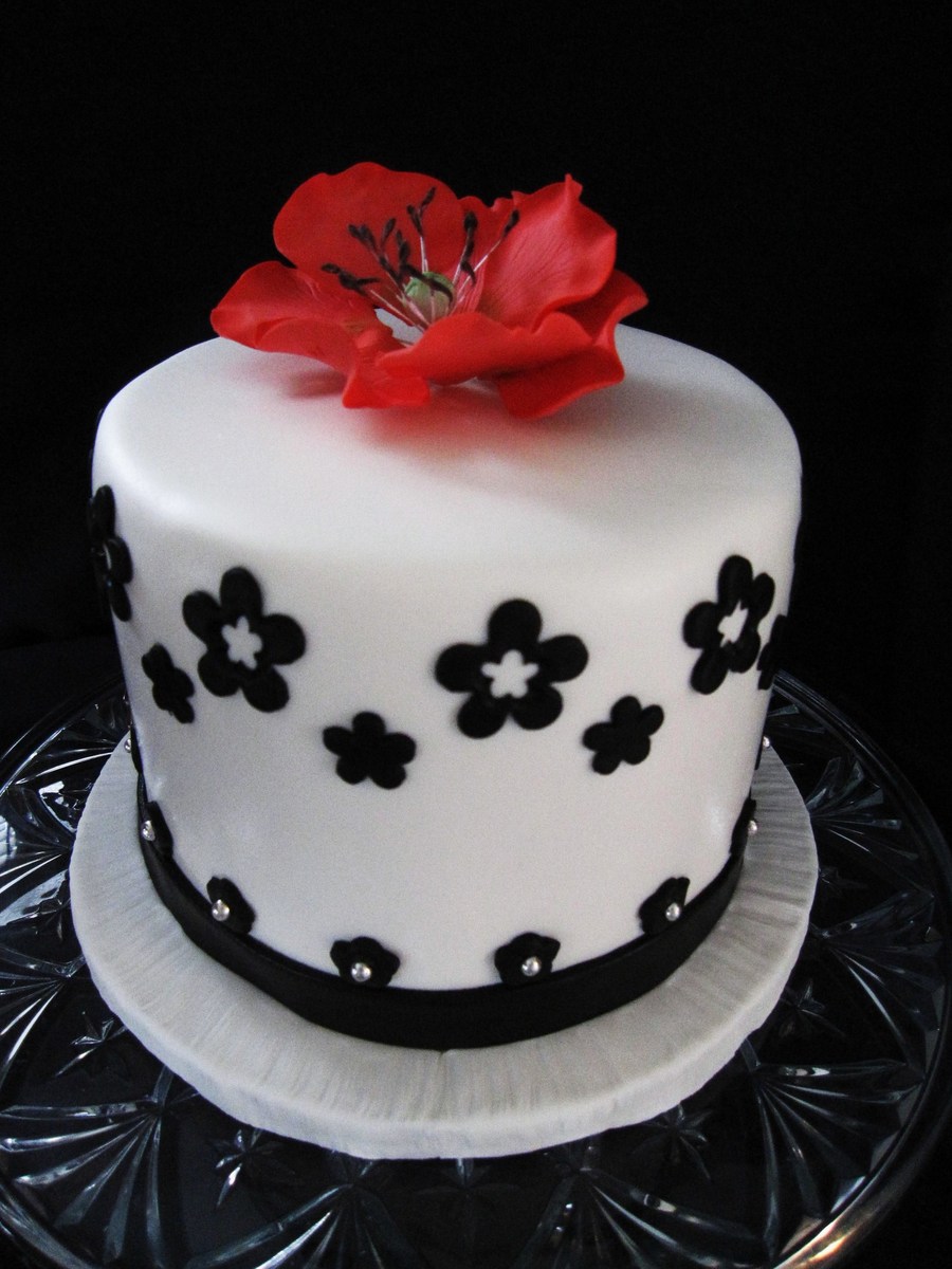 Red Poppy - CakeCentral.com