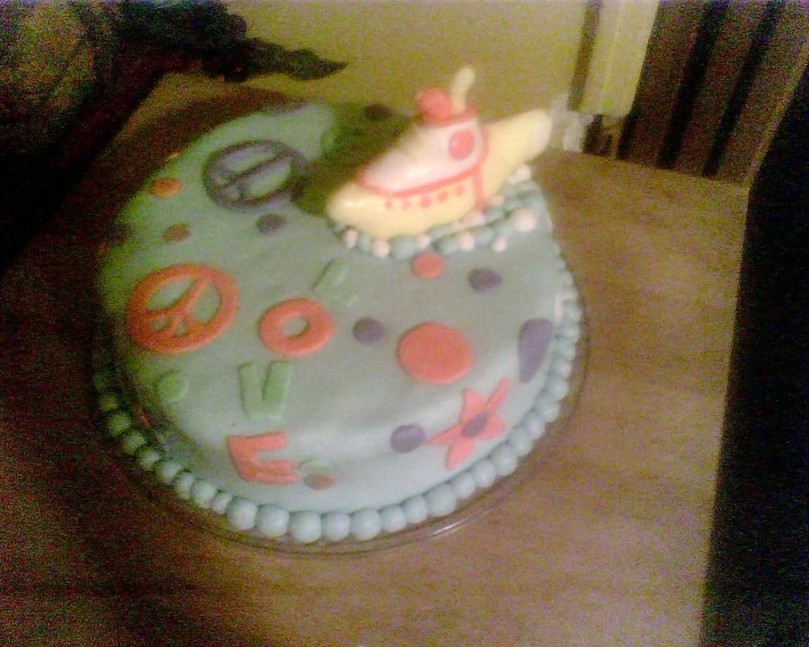 Yellow Submarine Cake - CakeCentral.com