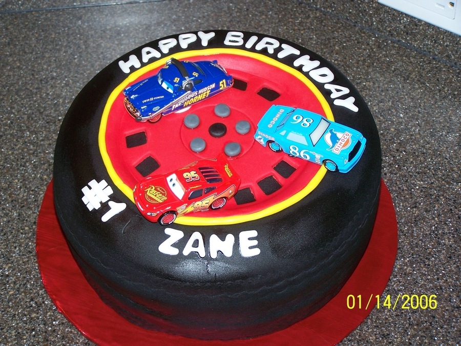 Lightning Mcqueens Tire - CakeCentral.com