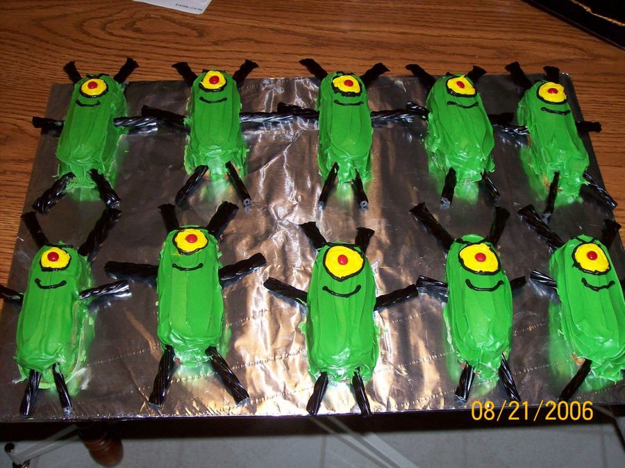 Plankton Twinkies - CakeCentral.com