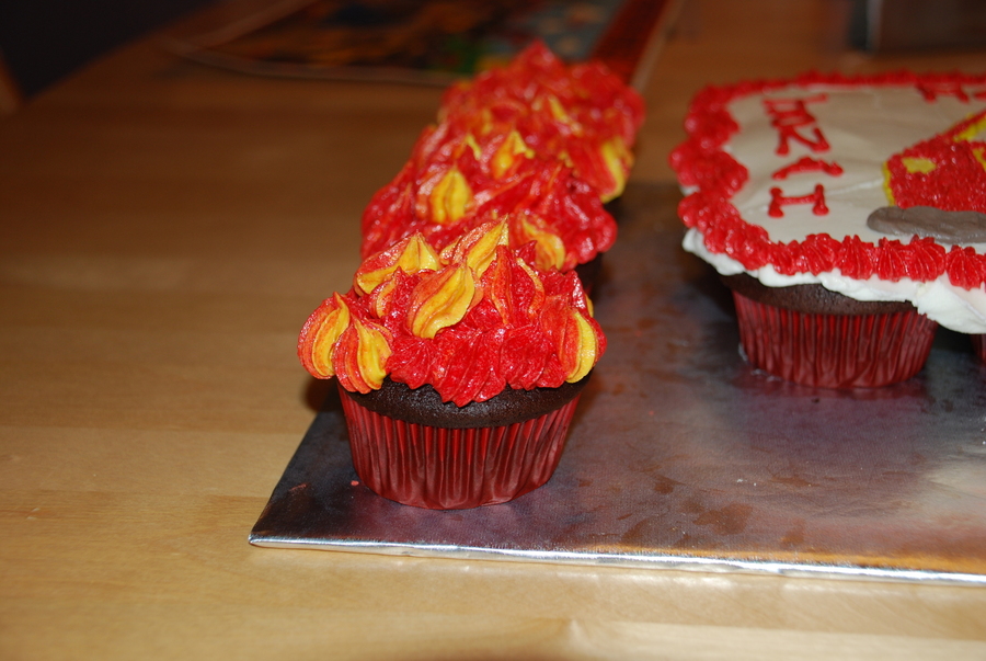 Firetruck Cupcake Cake - CakeCentral.com