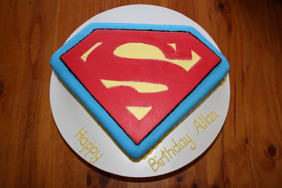 Superman Logo - CakeCentral.com