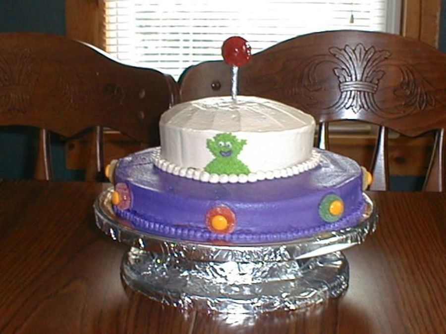 Alien Cake - CakeCentral.com