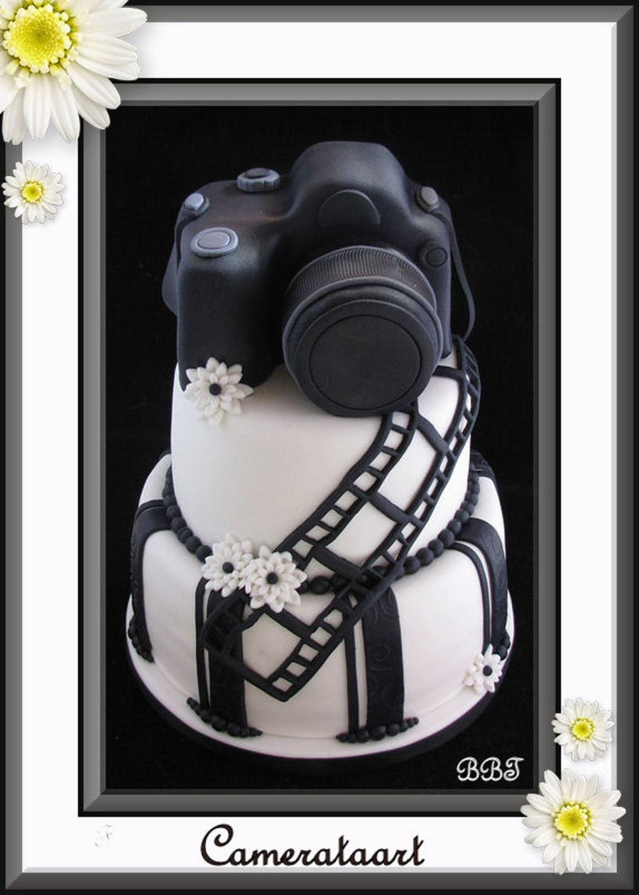 Camera Cake - CakeCentral.com