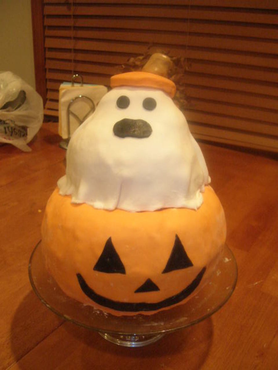 Pumpkin Ghost - CakeCentral.com