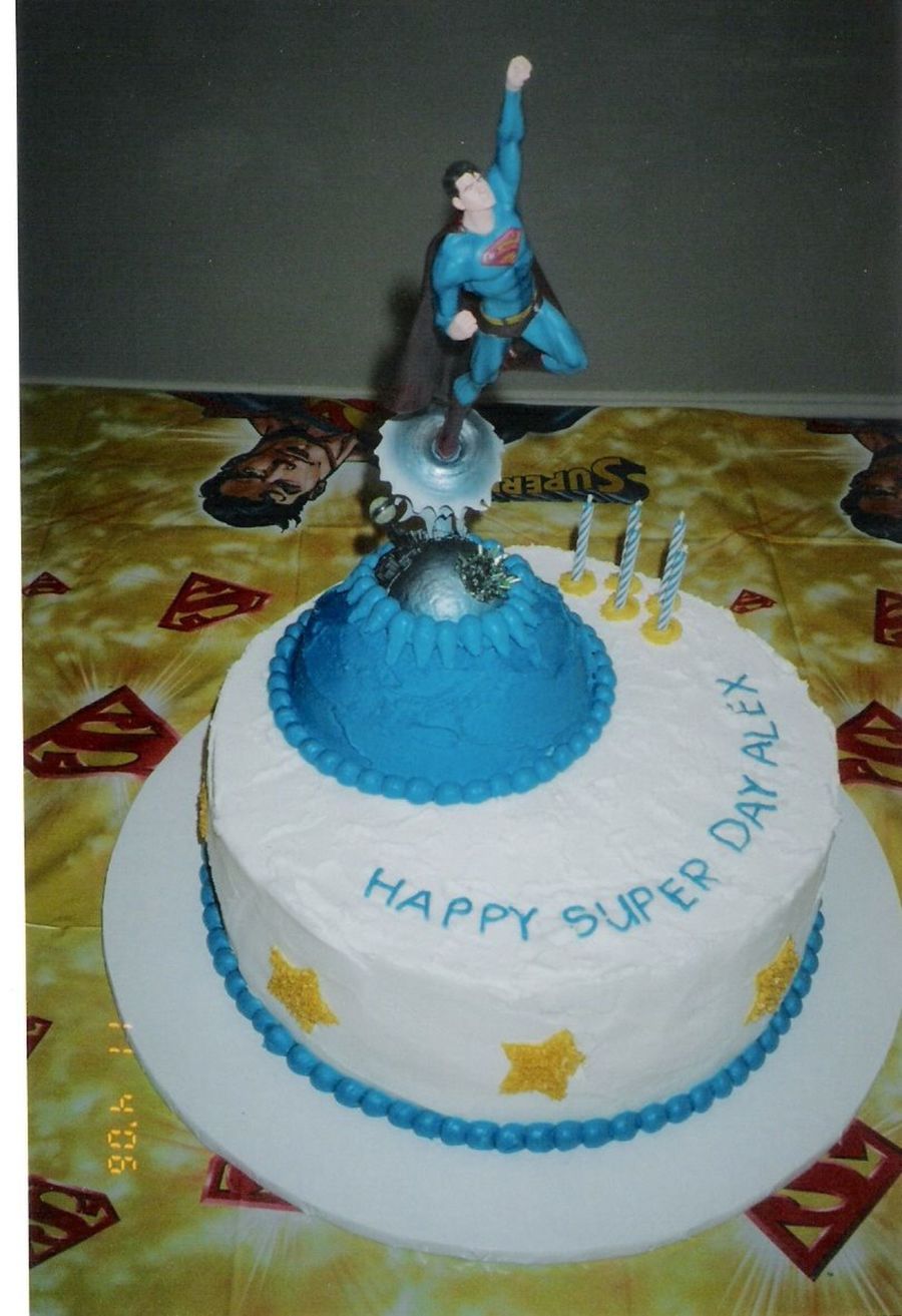Superman Cake - CakeCentral.com