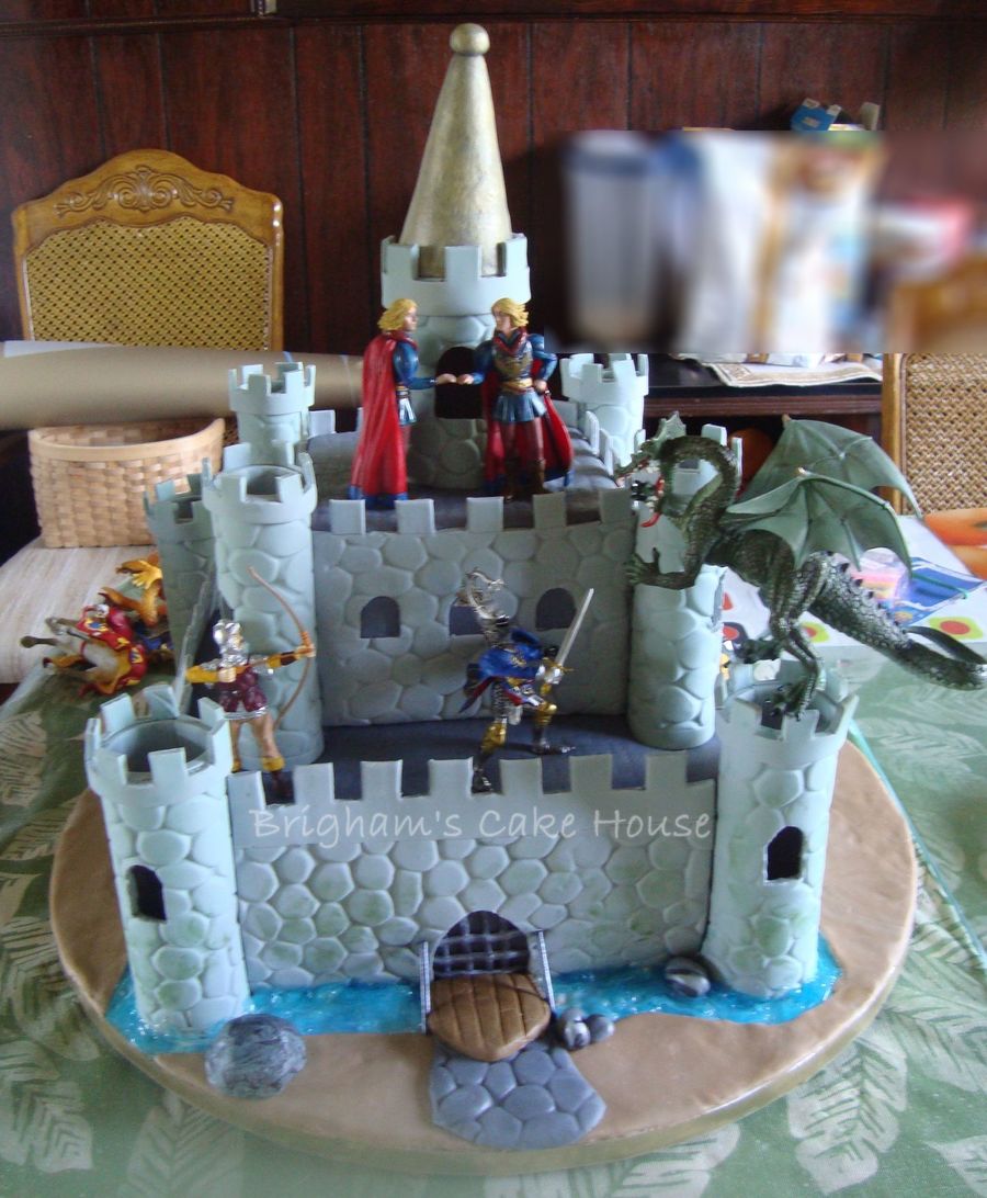 Knight's Castle Cake - CakeCentral.com