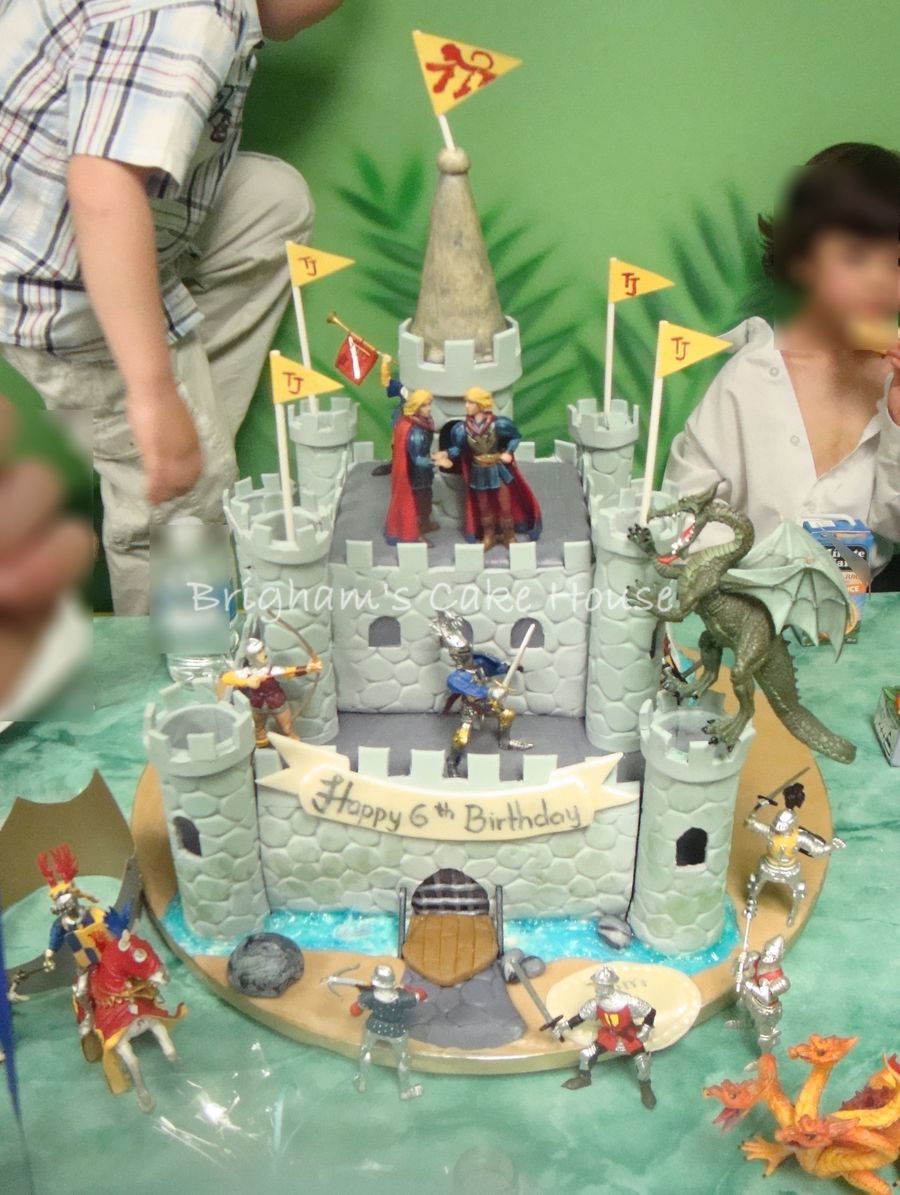Knight's Castle Cake - CakeCentral.com