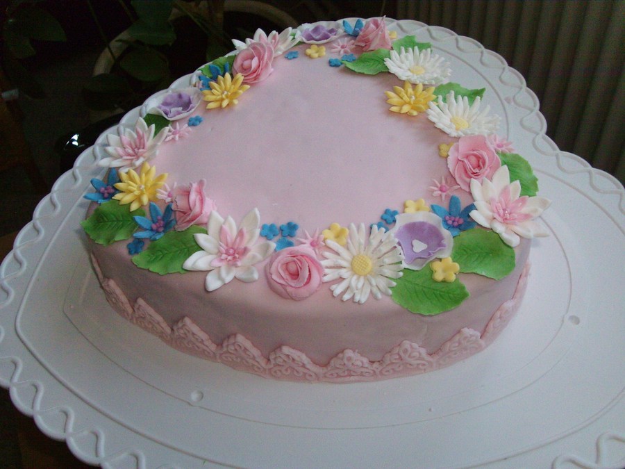 Signe's Birthday Cakes - CakeCentral.com