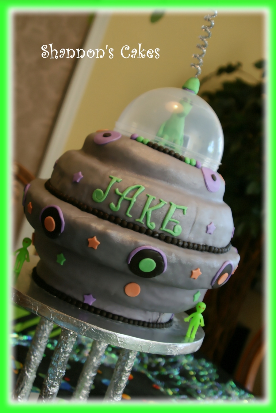 Alien Ufo Spaceship - CakeCentral.com